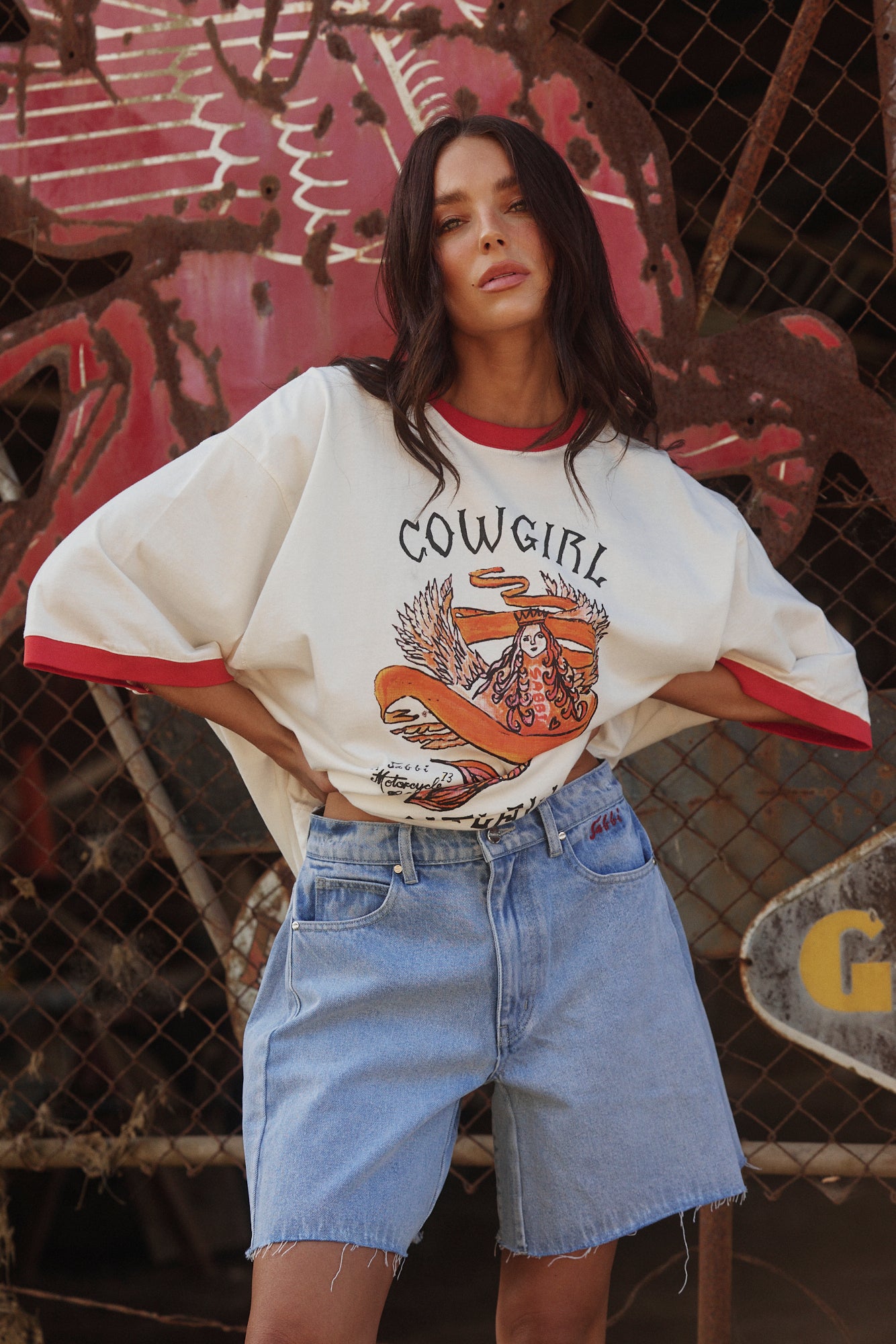 Sabbi | The Very Oversized Cowgirl Outlaw Tee - White – SABBI