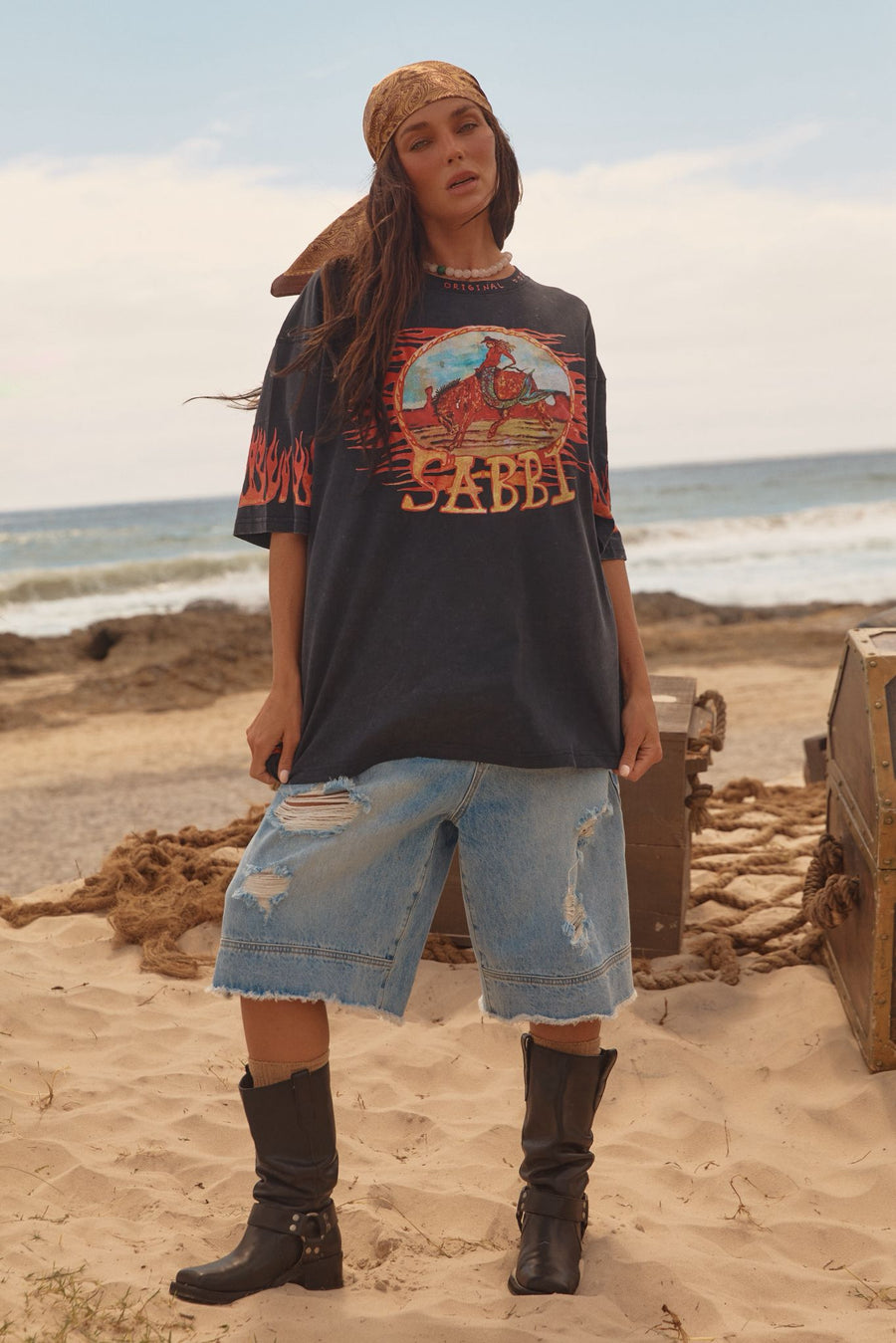 Sabbi | The Very Oversized Flaming Cowboy Tee - Black – SABBI