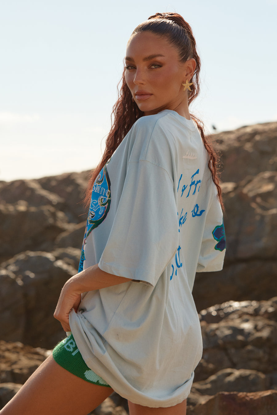 Sabbi | The Very Oversized Resting Beach Face Tee - Sky Blue – SABBI